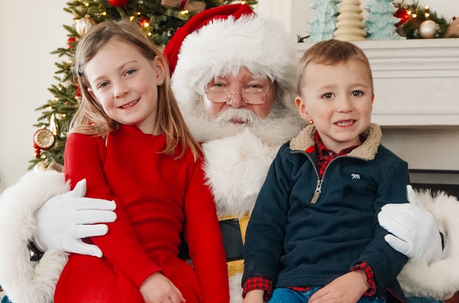 Family Santa Photos - Headwaters Fitness and Racquet Club | Reserve Spot